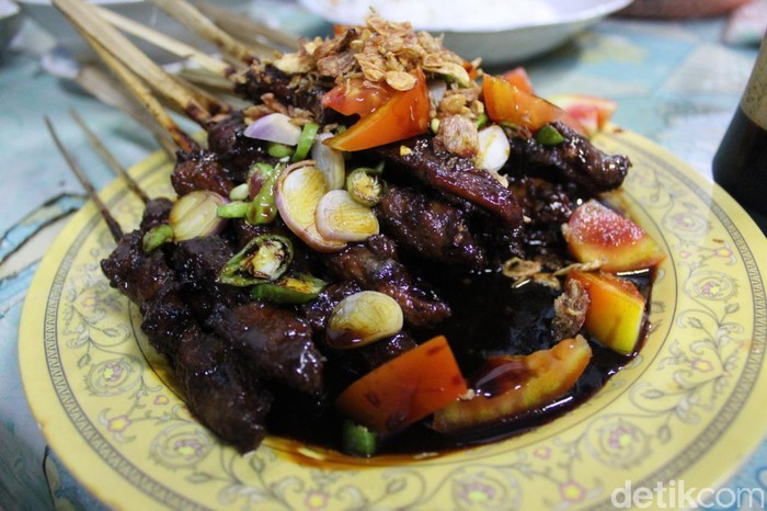 Maknyuss! 20 Sate Kambing Enak Ada di Sini