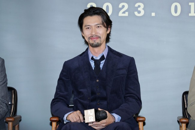 8 Foto Hyun Bin Tampil Brewokan Setelah Jadi Ayah dari Anak Son Ye Jin 8 Foto Hyun Bin Tampil Brewokan Setelah Jadi Ayah dari Anak Son Ye Jin