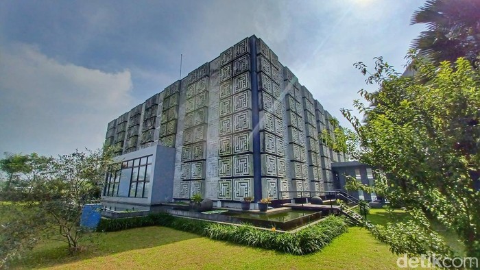 Adem Banget! Ini Masjid Megah Rancangan Ridwan Kamil di Bandung Adem Banget! Ini Masjid Megah Rancangan Ridwan Kamil di Bandung