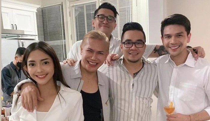 Intip Kedekatan Ririn Dwi Ariyanti dan Jonathan Frizzy yang Dikabarkan ... Intip Kedekatan Ririn Dwi Ariyanti dan Jonathan Frizzy yang Dikabarkan ...