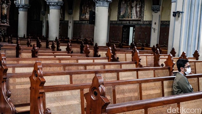 Melihat Persiapan Perayaan Natal di Gereja Katedral Jakarta
