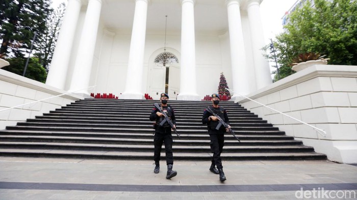 Jelang Misa Malam Natal, GPIB Immanuel Dijaga Ketat