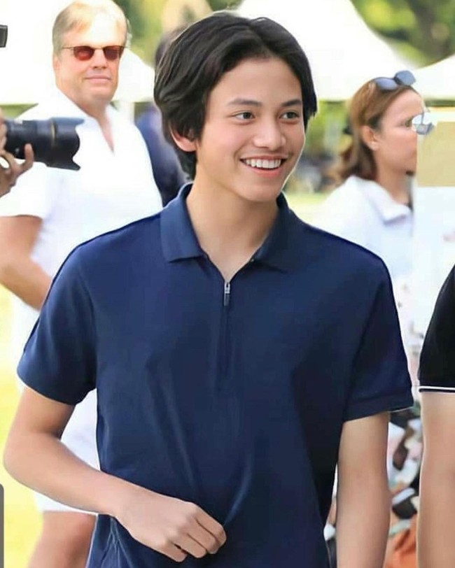 7 Foto Prince Wakeel Adik Pangeran Mateen yang Tak Kalah Tampan, Mempesona 7 Foto Prince Wakeel Adik Pangeran Mateen yang Tak Kalah Tampan, Mempesona