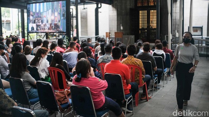 Suasana Khusyuk Misa Natal di Gereja Katedral Jakarta