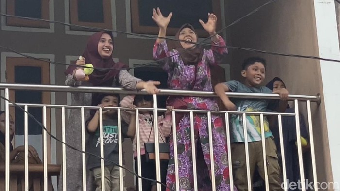 10 Momen Keseruan Tradisi Serak Gulo Warga Keturunan India di Padang