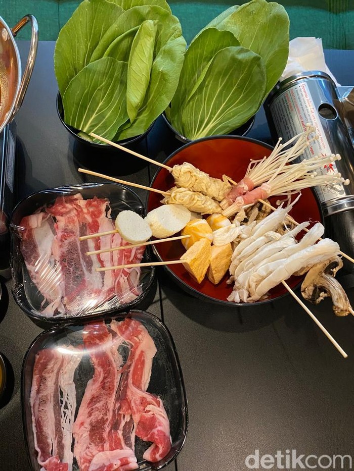 Slurpp! Pedas Nikmat Malatang Hot Pot di Bangka Favorit Rachel Vennya