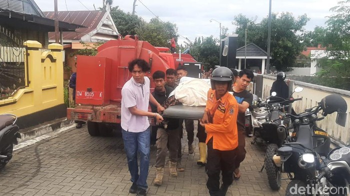 Wanita Lansia di Bone Tewas usai Terjebak Kebakaran Rumahnya Wanita Lansia di Bone Tewas usai Terjebak Kebakaran Rumahnya