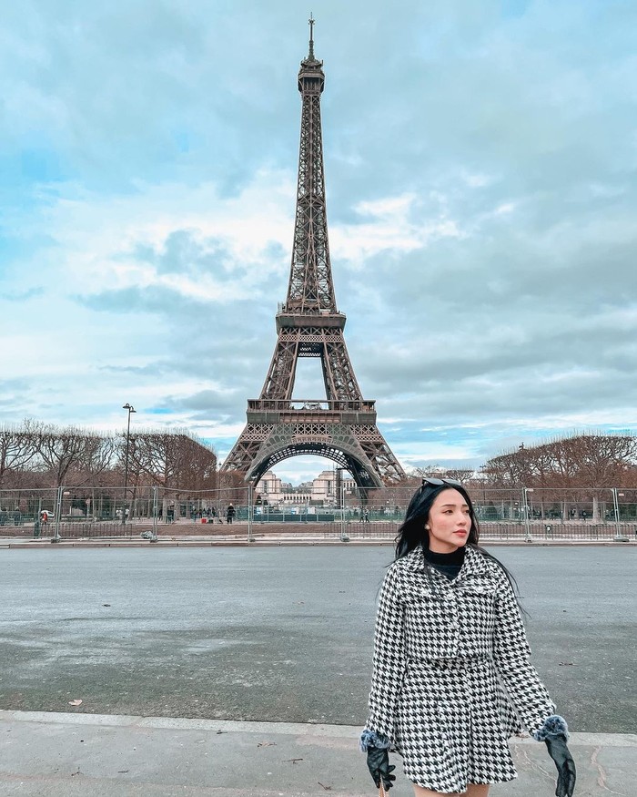 Manda Cello Liburan ke Paris, Senang Bisa Wujudkan Impian dari SMP