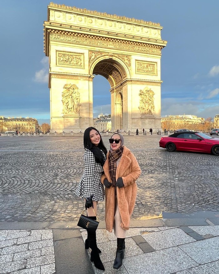 Manda Cello Liburan ke Paris, Senang Bisa Wujudkan Impian dari SMP