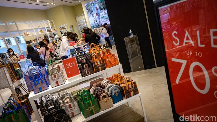 Berburu Barang Diskon di Mal Jakarta Jelang Akhir Tahun
