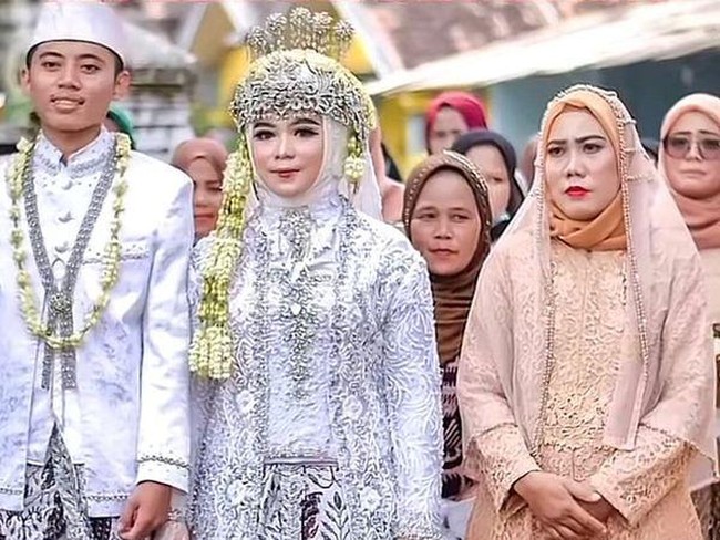 Foto Mertua-Menantu yang Selingkuh, Viral Setelah Istri Curhat di TikTok