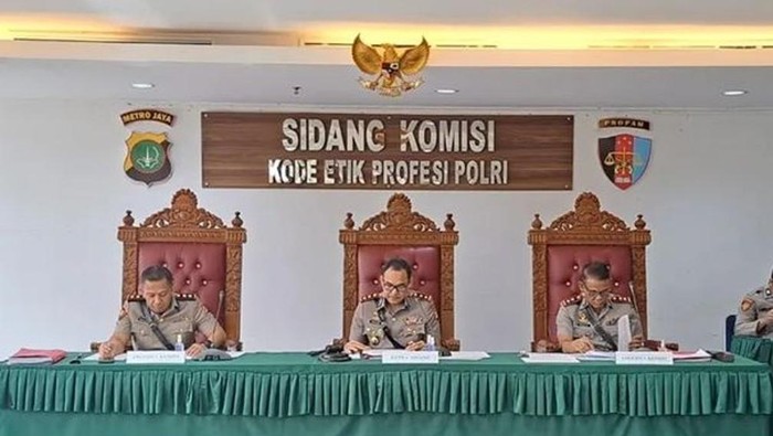 Jejak Bripka HK Diadukan KDRT dan Selingkuhi Istri hingga Akhirnya Didemosi Jejak Bripka HK Diadukan KDRT dan Selingkuhi Istri hingga Akhirnya Didemosi