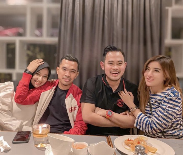 Akrab dengan Artis, Ini Momen Putra Siregar saat Makan Bareng Ruben Onsu dan Lesti Billar