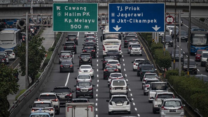 Potret Puncak Arus Liburan Nataru, Ribuan Orang Tinggalkan Jakarta Potret Puncak Arus Liburan Nataru, Ribuan Orang Tinggalkan Jakarta