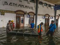 Sejumlah Lokasi di Genuk Semarang Masih Banjir, Termasuk Jalan Kaligawe