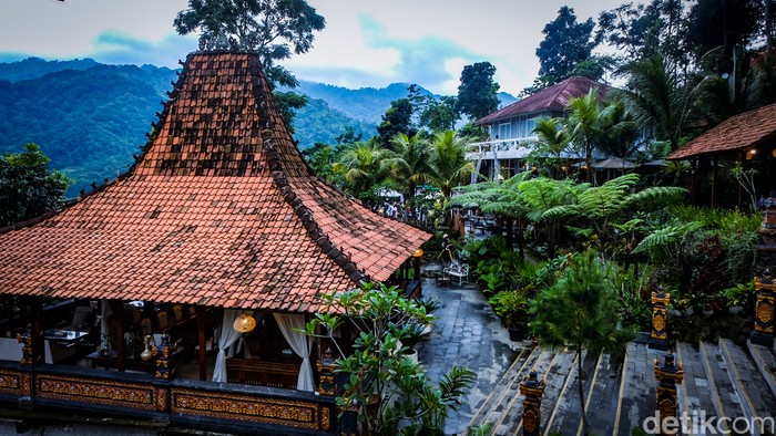 Bukan di Bali, Ini Tempat Wisata Sentul yang Mirip Pulau Dewata