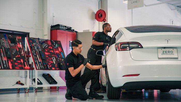 Jangan Kaget, Segini Biaya Perawatan Rutin Mobil Listrik Tesla Jangan Kaget, Segini Biaya Perawatan Rutin Mobil Listrik Tesla