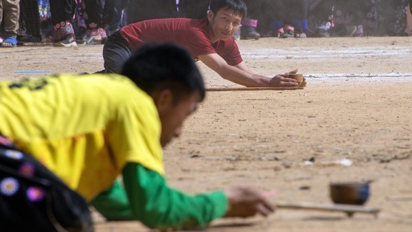 Serunya Adu Gasing Khas Thailand, Saingannya Lato-lato?