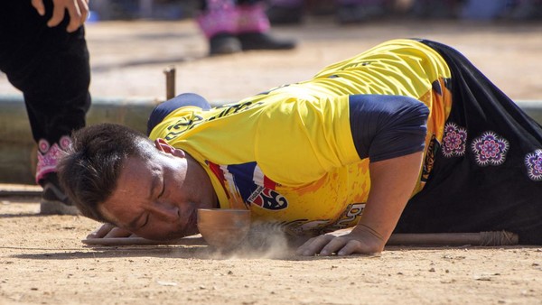 Serunya Adu Gasing Khas Thailand, Saingannya Lato-lato?