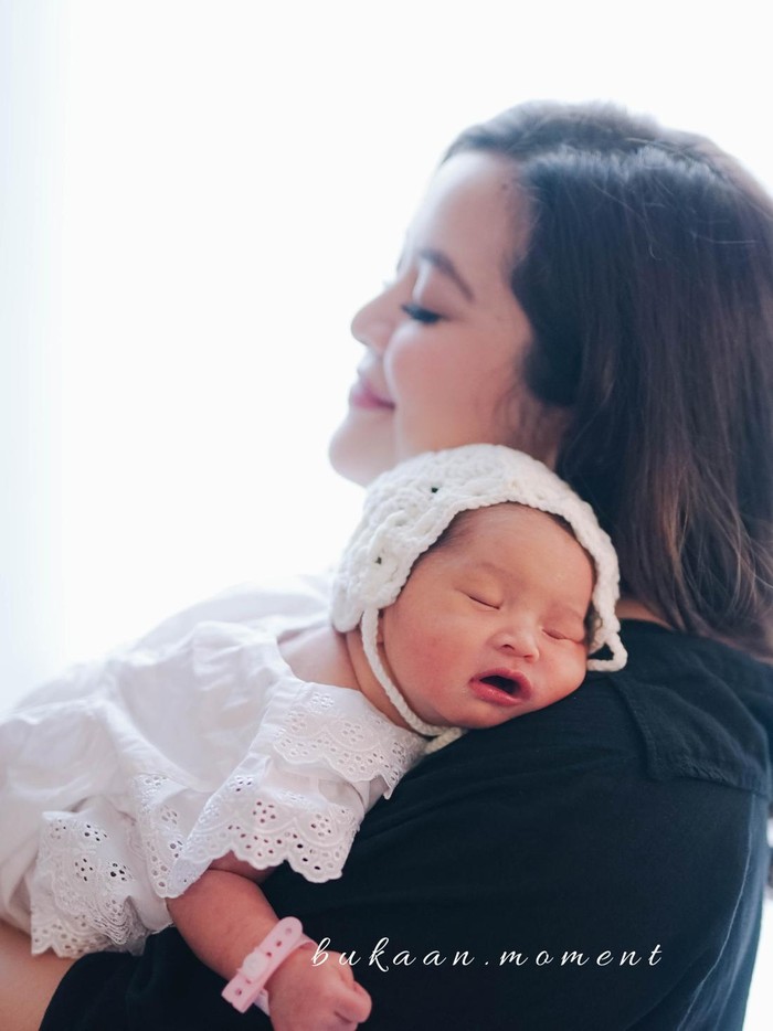 Gemas! Tasya Kamila Perlihatkan Wajah Anak Keduanya