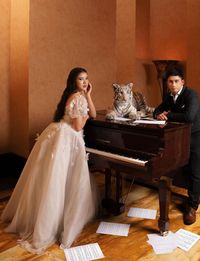 7 Potret Tiara Andini & Alshad Ahmad Foto Bak Prewedding Bareng Hewan Eksotis