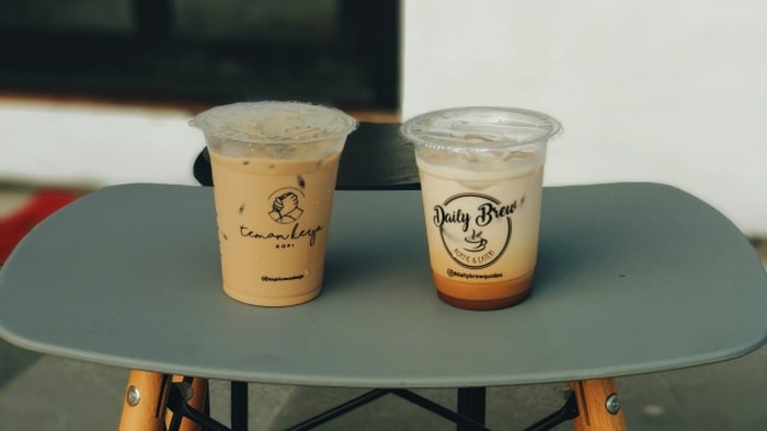 20 Es Kopi Susu Gula Aren Rp 13 Ribuan yang Legit Seger