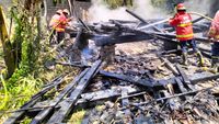 Korsleting Listrik, Rumah Joglo di Kesiman Kertalangu Hangus Terbakar