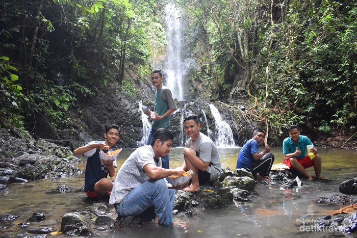 Asrinya Air Terjun Sungai Kandi di Kuantan Singingi