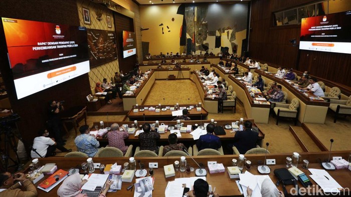 Mendagri Tegaskan Pemilu Digelar 14 Februari 2024 Mendagri Tegaskan Pemilu Digelar 14 Februari 2024