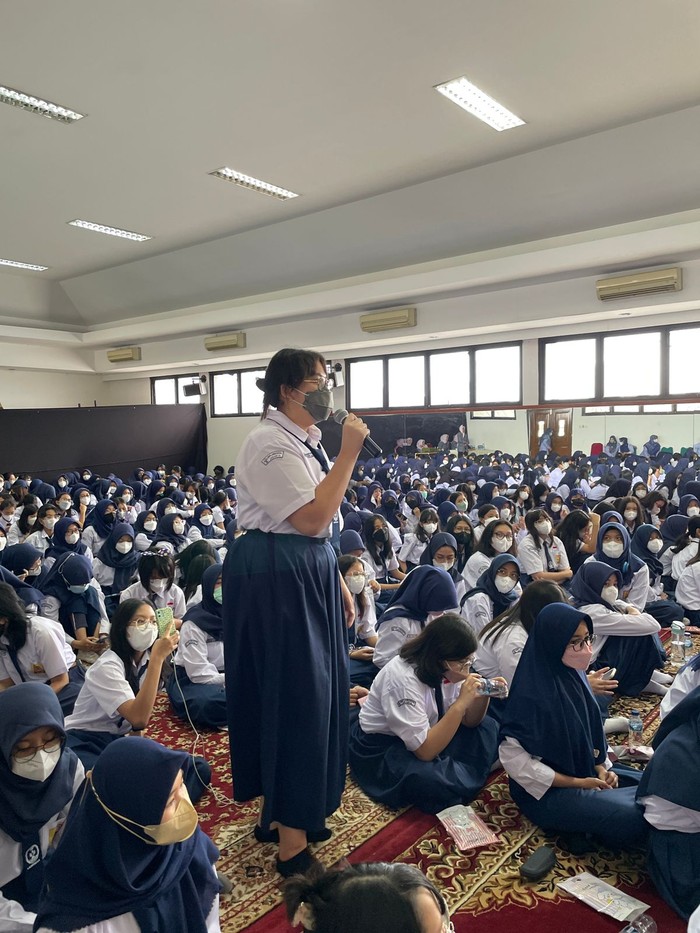 Siswa SMP Labschool Jakarta Awali Semester Baru dengan Belajar ...