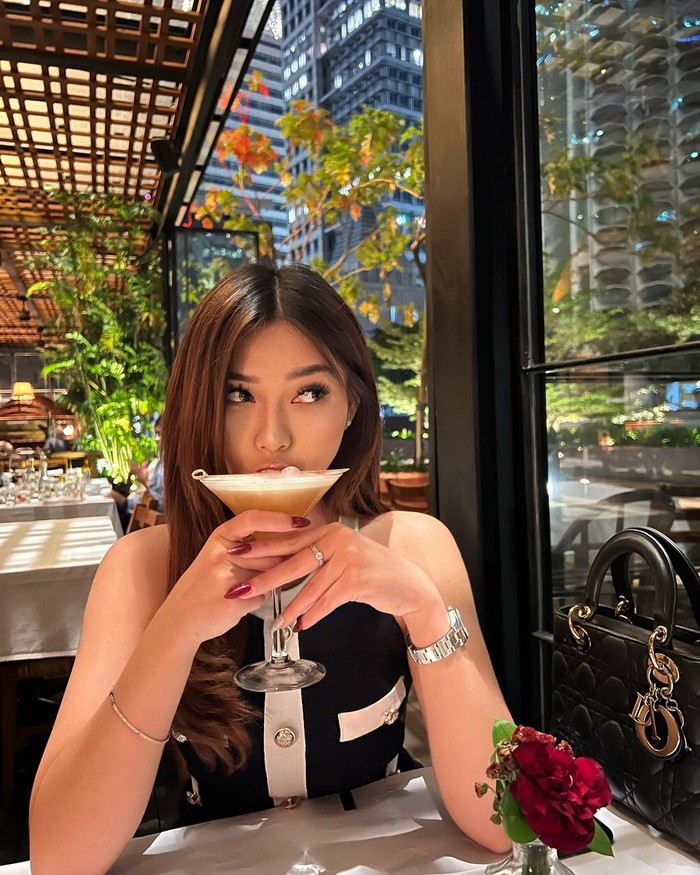 Intan Permata, Aspri Hotman Paris ke-42 Sering Ngopi dan Kulineran Mewah