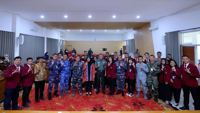 Mahasiswa Pasca Sarjana Unhan RI Pengabdian Masyarakat di Banyuwangi Mahasiswa Pasca Sarjana Unhan RI Pengabdian Masyarakat di Banyuwangi