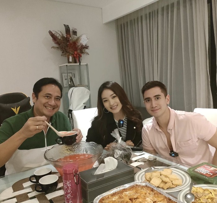 Momen Kulineran Verrel Bramasta Bareng Venna Melinda dan Ivan Fadilla