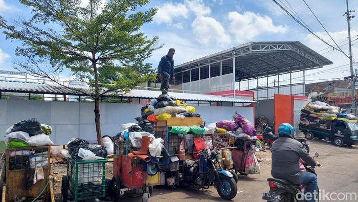Cegah Penumpukan di TPA, Warga Cimahi Wajib Pilah Sampah di Rumah Cegah Penumpukan di TPA, Warga Cimahi Wajib Pilah Sampah di Rumah