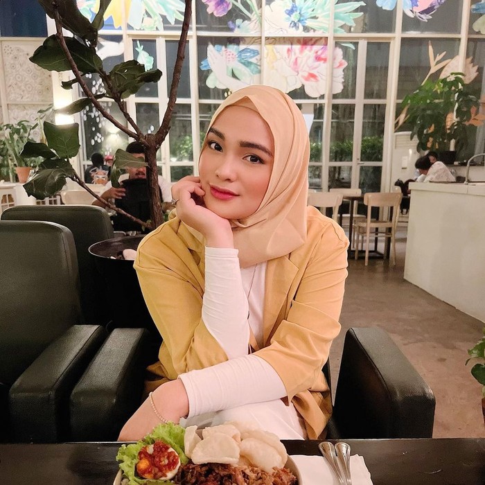 Kompaknya Gaby Marissa saat Kulineran Bareng Geng Sosialita