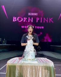 7 Foto Jennie BLACKPINK Ultah ke-27 di Hong Kong, Cosplay Jadi Kelinci