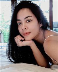 8 Potret Lulu Tobing yang Dipuji Makin Cantik dan Awet Muda di Usia 45 ...