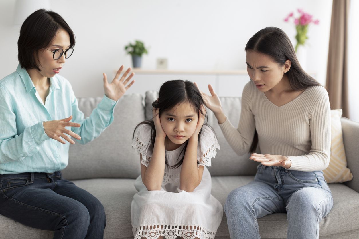 Wanita Ini Usir Ibu Mertua yang Paksa Anaknya Makan Jamur Wanita Ini Usir Ibu Mertua yang Paksa Anaknya Makan Jamur