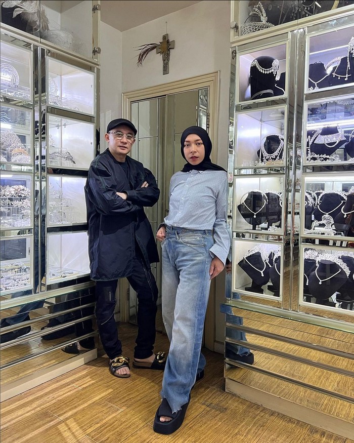 Potret Melly Goeslaw Pamer Pakai Baju Ukuran XS usai Turun 30 Kg