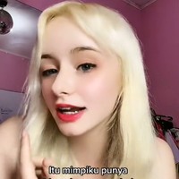 8 Foto Bule 'Barbie' dari Jerman yang Viral Fasih Bahasa Sunda