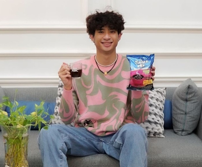 10 Momen Devano Danendra Saat Hangout dan Belanja Mie Instan