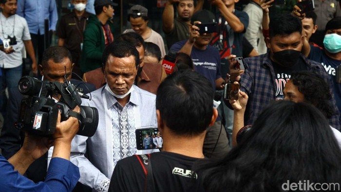 Potret Hercules Santuy Keluar Gedung Usai Diperiksa KPK Potret Hercules Santuy Keluar Gedung Usai Diperiksa KPK