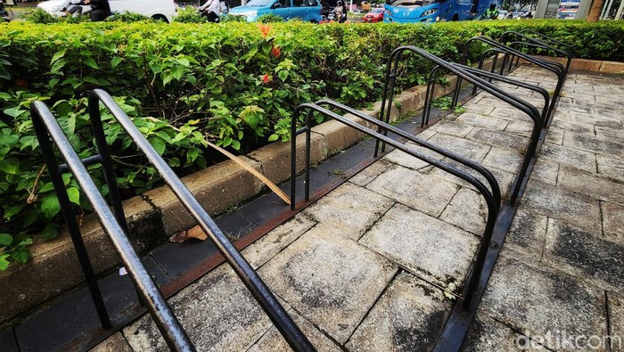 Unik hingga Mewah, Potret Beragam Parkiran Sepeda di Jakarta