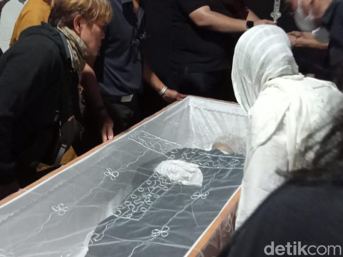 Nano Riantiarno dalam Kenangan