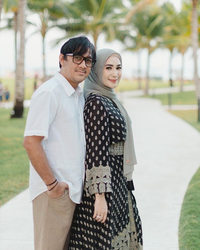 8 Potret Mesra Andre Taulany & Istri, 18 Tahun Menikah Kini Gugat Cerai
