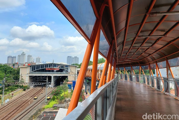 Foto: Skywalk Terpanjang di Jakarta