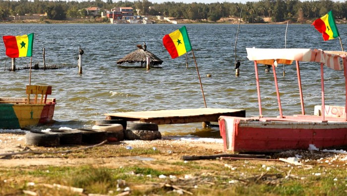 Danau Pink di Senegal Berubah Hijau, Kenapa Ya?