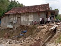 Erosi-Longsor di Mlangsen Blora Tak Lekas Ditangani, Warga Diajak Iuran