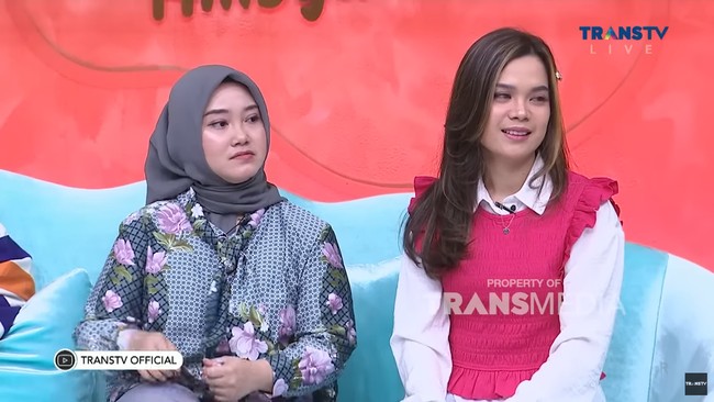 Foto Sinta dan Jojo Keong Racun Reuni 13 Tahun Setelah Viral, Begini Jadinya