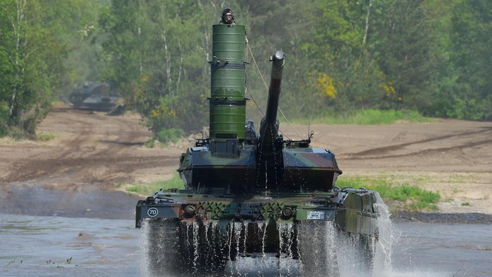Wujud Tank Abrams & Leopard, Kado dari AS-Jerman untuk Ukraina
